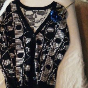 Hot Topic | Sweaters | Ladies Hot Topic Sweater | Poshmark